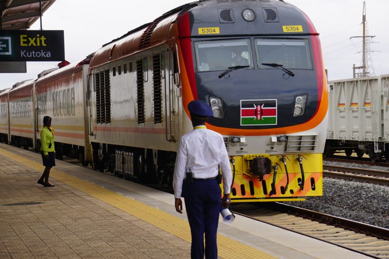 Amanda and Tolly experience the new SGR Madaraka Express Train in Kenya ...